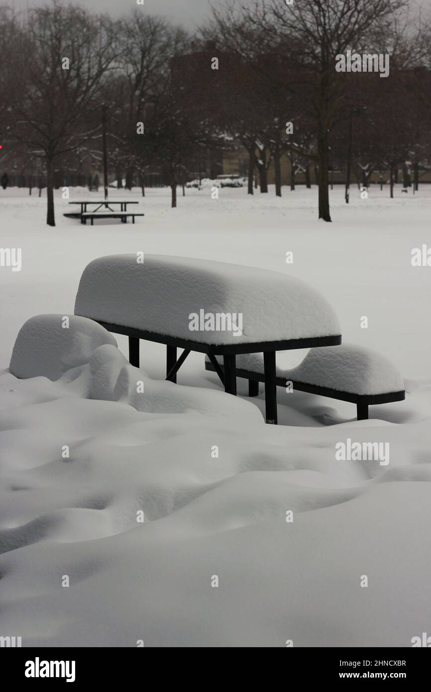 Seating at a common table hi-res stock photography and images - Alamy