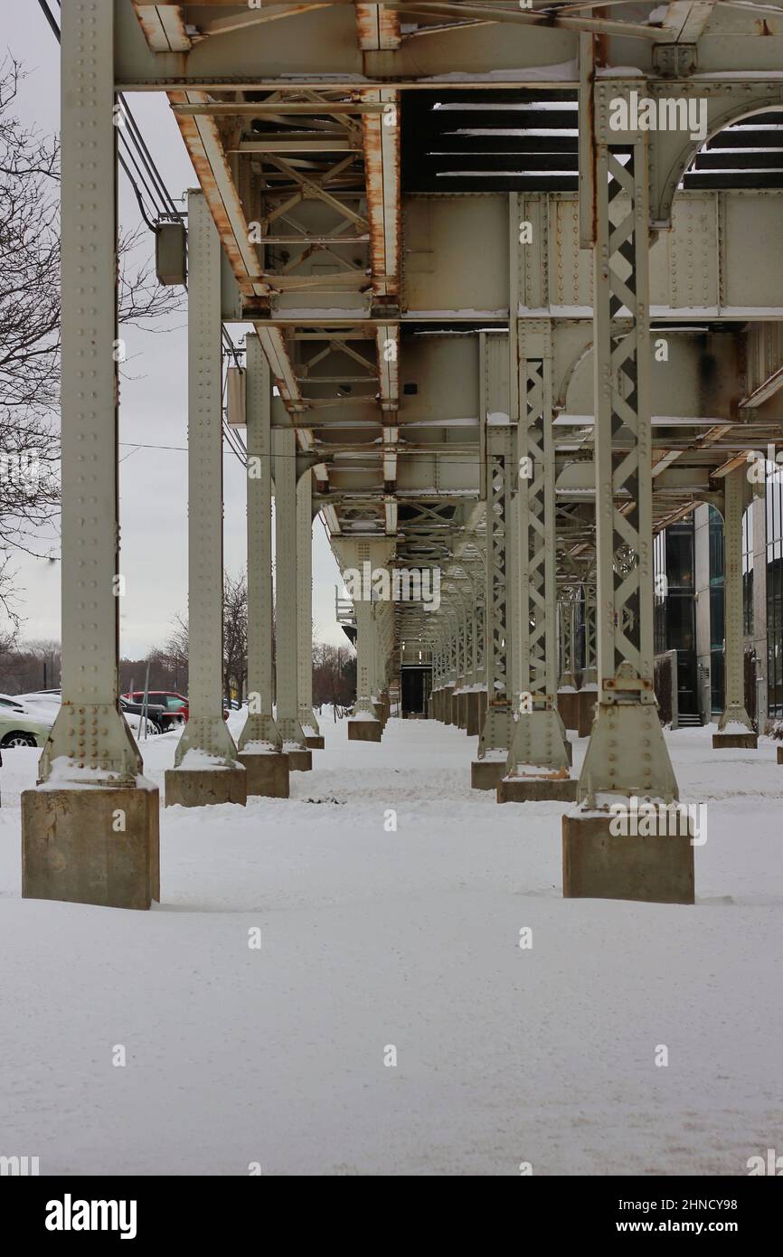 The rusty old weathered and worn steel framework of Chicago's elevated ...