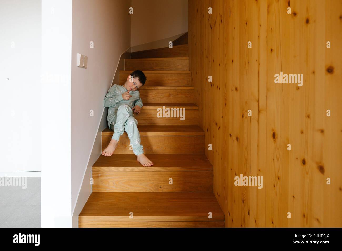 Barefoot boy hi-res stock photography and images - Alamy
