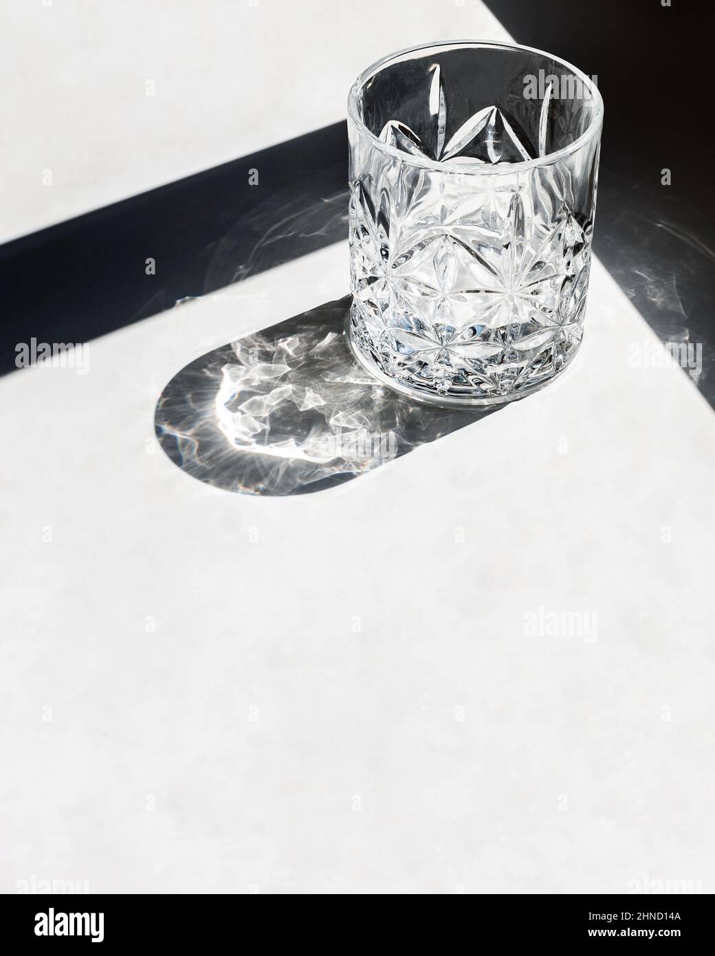 Glass table reflection reflect hi-res stock photography and images - Alamy