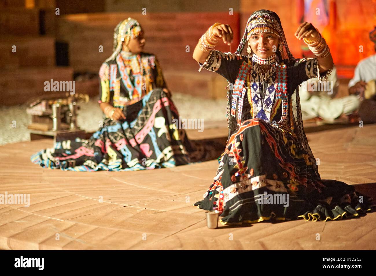 Traditional wear of india hi-res stock photography and images - Alamy