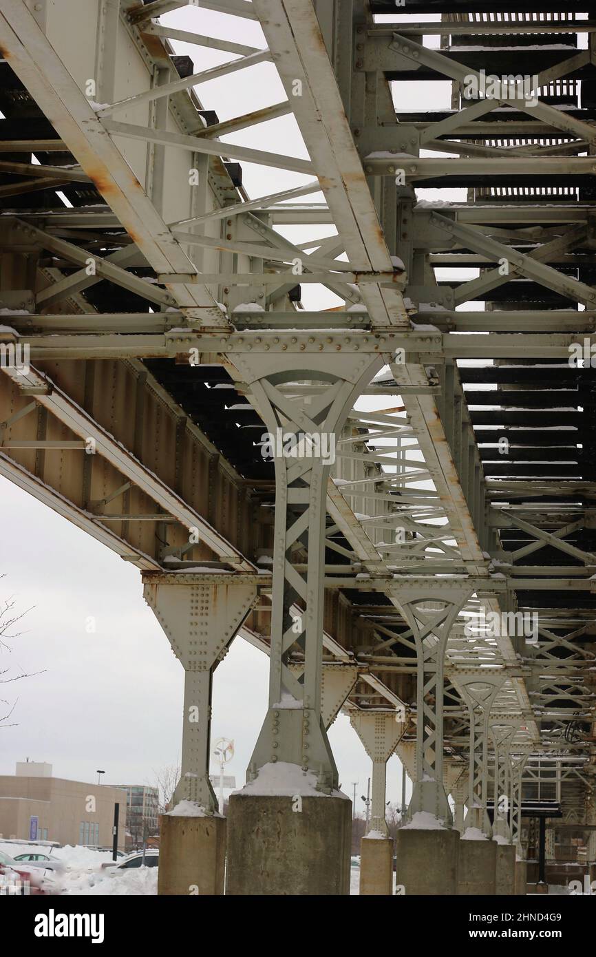 The rusty old weathered and worn steel framework of Chicago's elevated ...