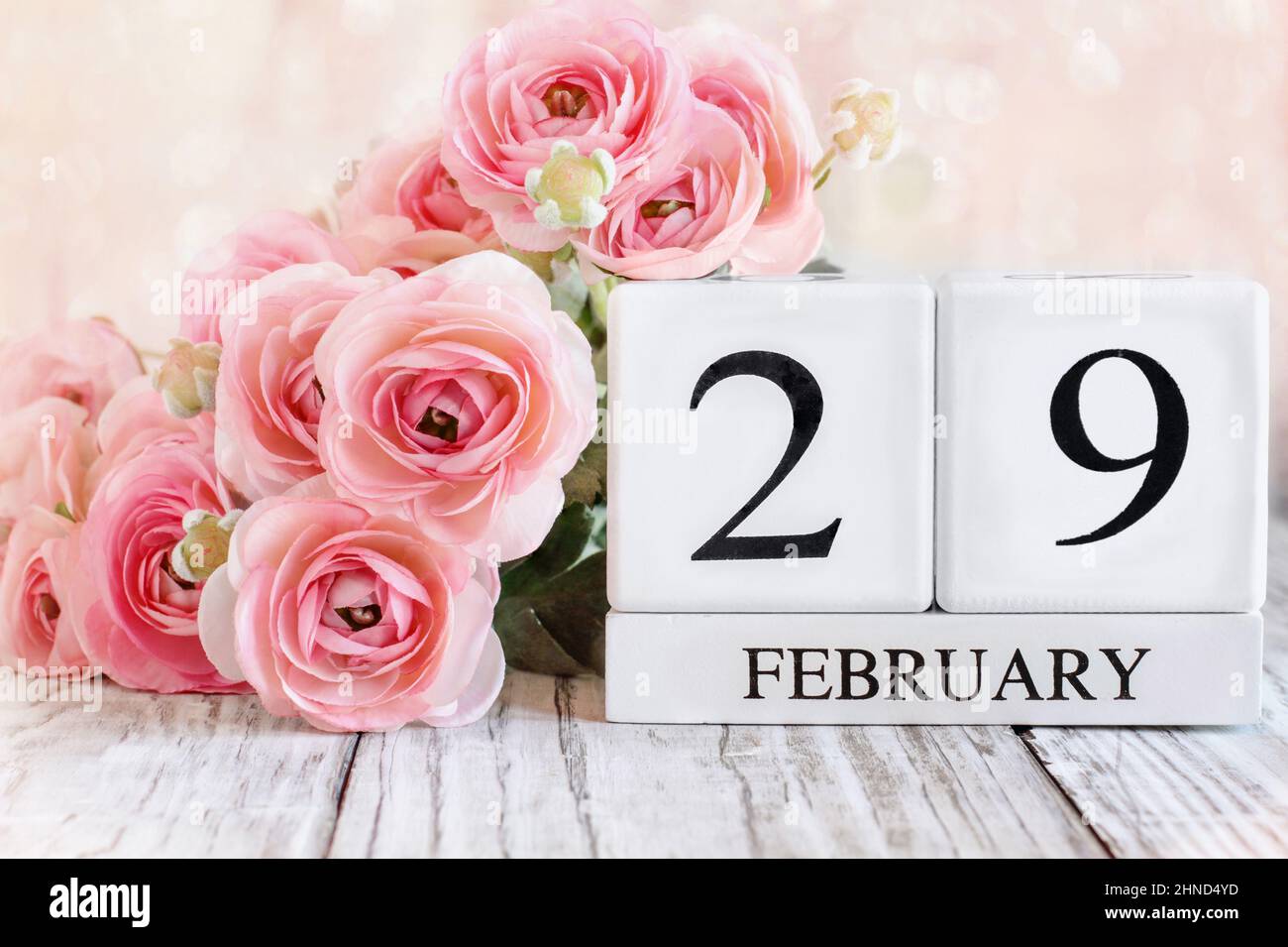 Still life floral calendar hi-res stock photography and images - Alamy