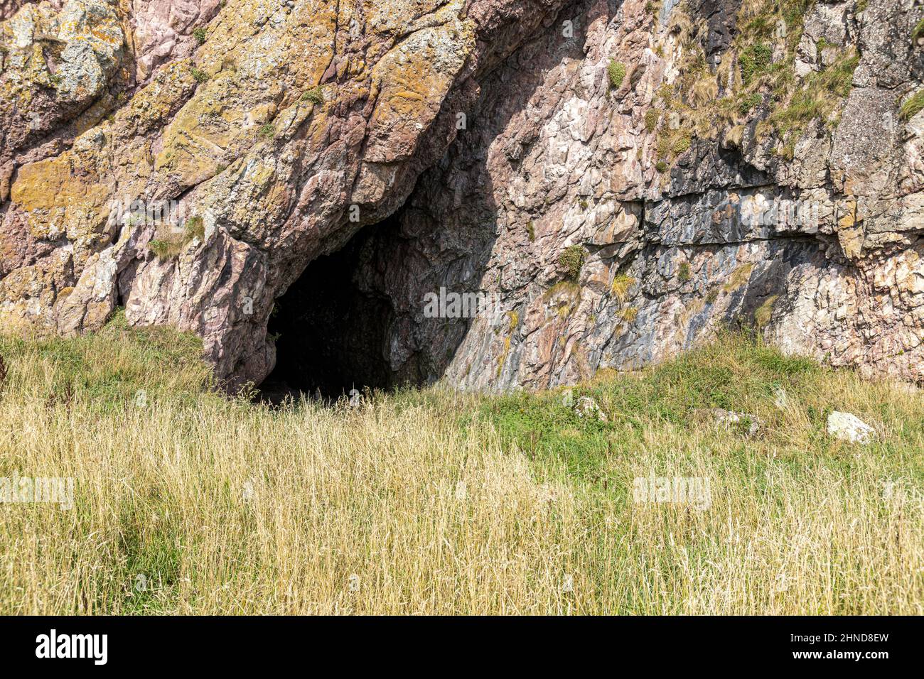 Scotland cave caves hi-res stock photography and images - Alamy