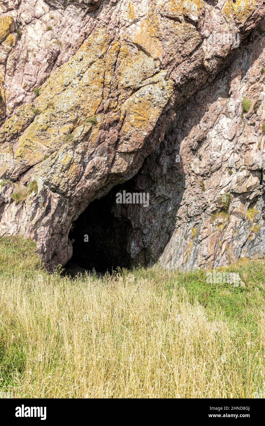 Scotland cave caves hi-res stock photography and images - Alamy