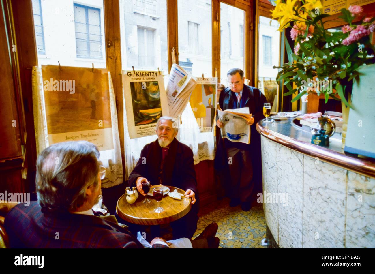 1950s drinking wine hi-res stock photography and images - Alamy
