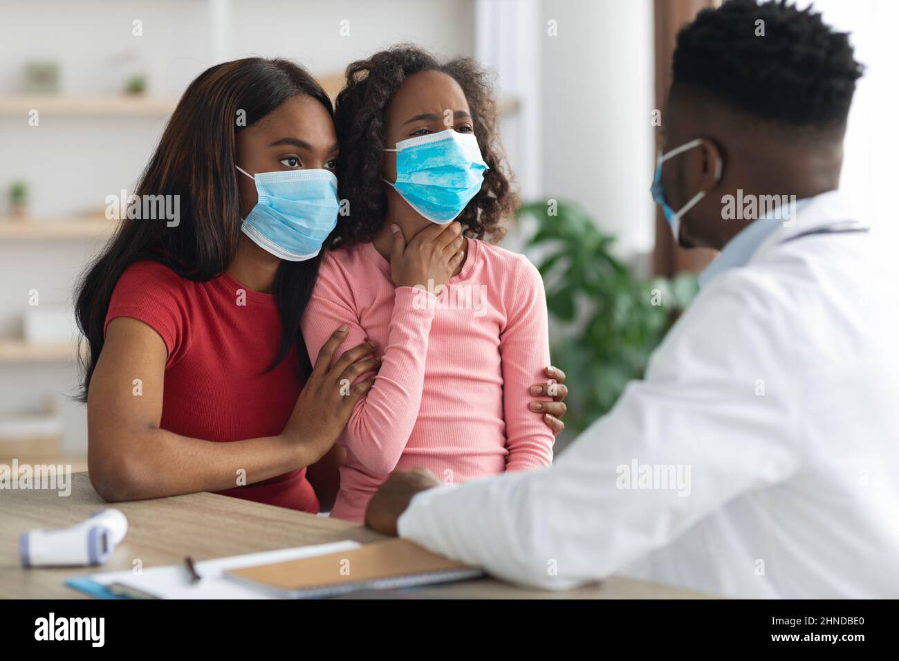 Sick kid mother parent hi-res stock photography and images - Alamy