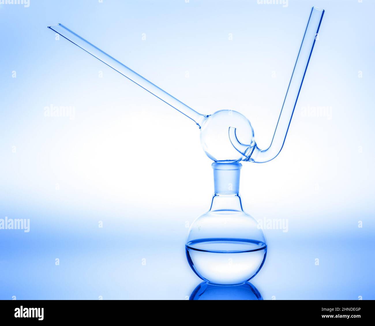 Distillation bulb resting on top of a flat bottom flask Stock Photo - Alamy