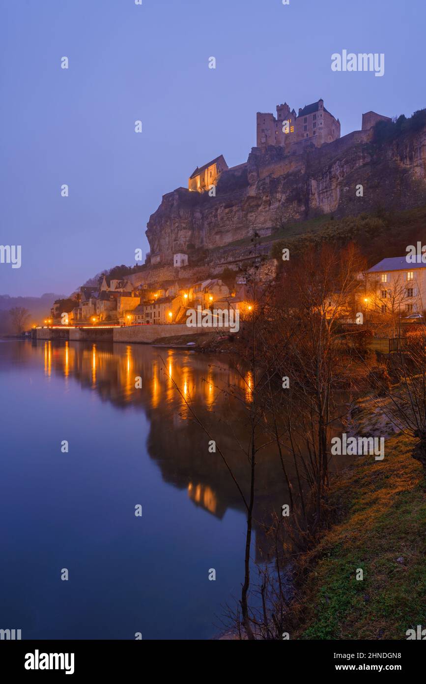 Night view of the Château de Beynac (Beynac Castle), which is a castle ...