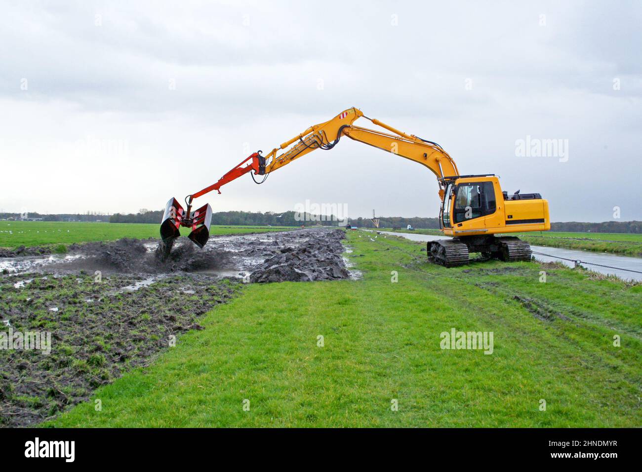 Dredging ditch hi-res stock photography and images - Alamy