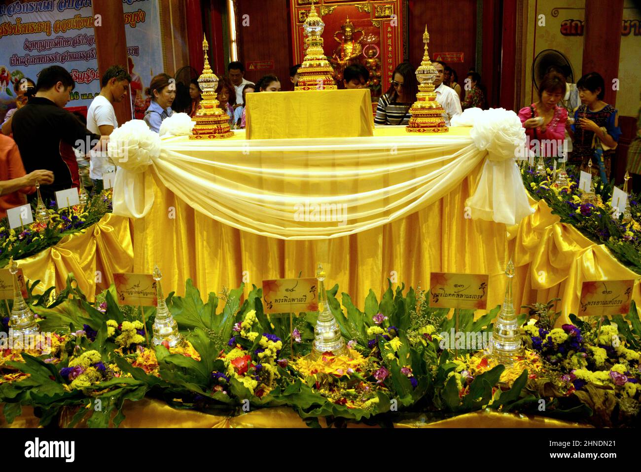 Offerings in a Buddhist temple Stock Photo - Alamy