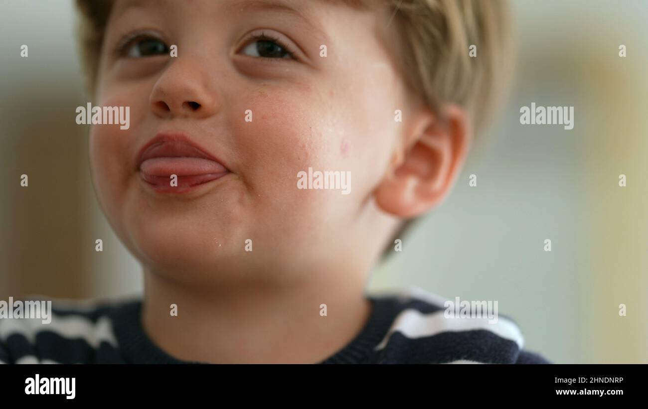 Spitting Tongue Tongue Out | Symbols & Emoticons