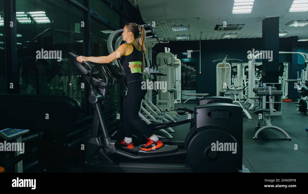 Squat and feet exercise hi-res stock photography and images - Alamy