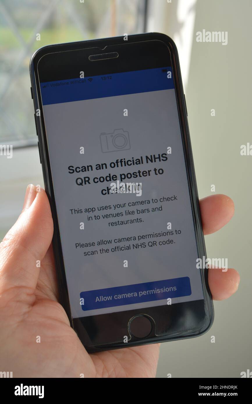 Nhs qr code phone hi-res stock photography and images - Alamy