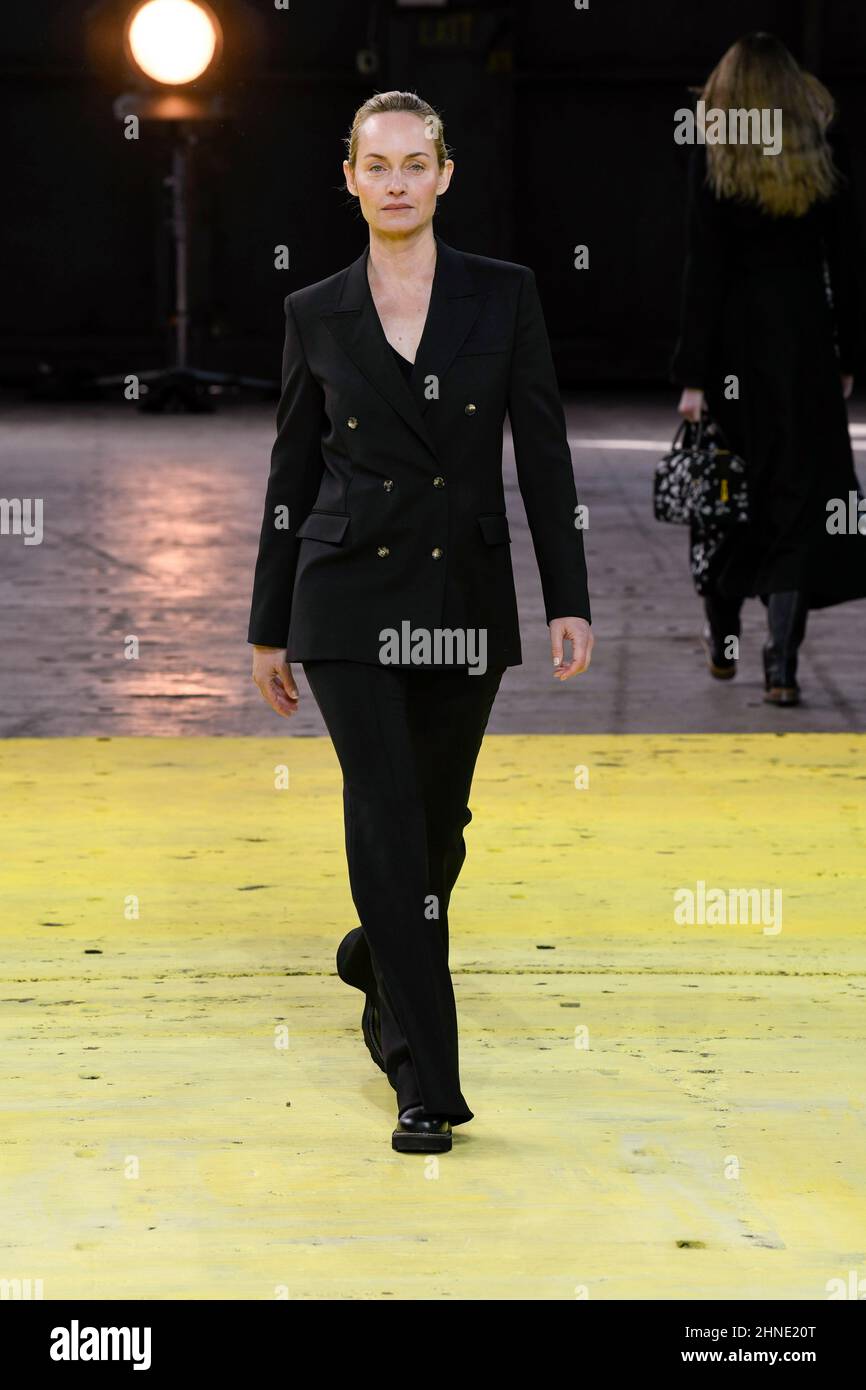 Amber hearst hi-res stock photography and images - Alamy