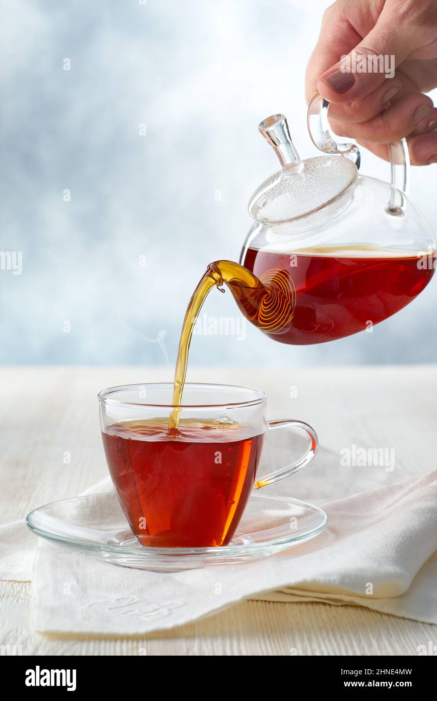 Tea pour white hi-res stock photography and images - Alamy