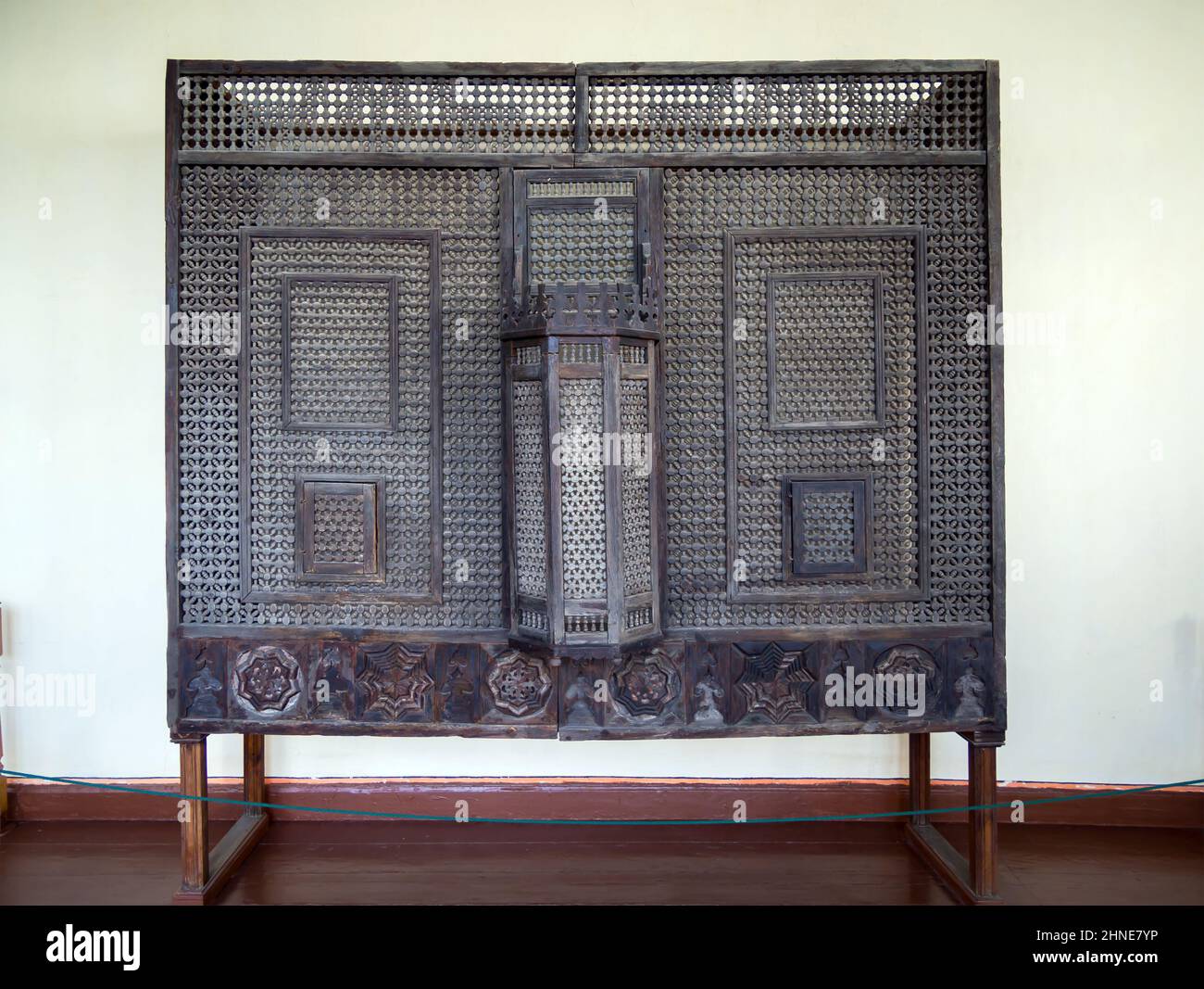 Lattice patio fencing hi-res stock photography and images - Alamy