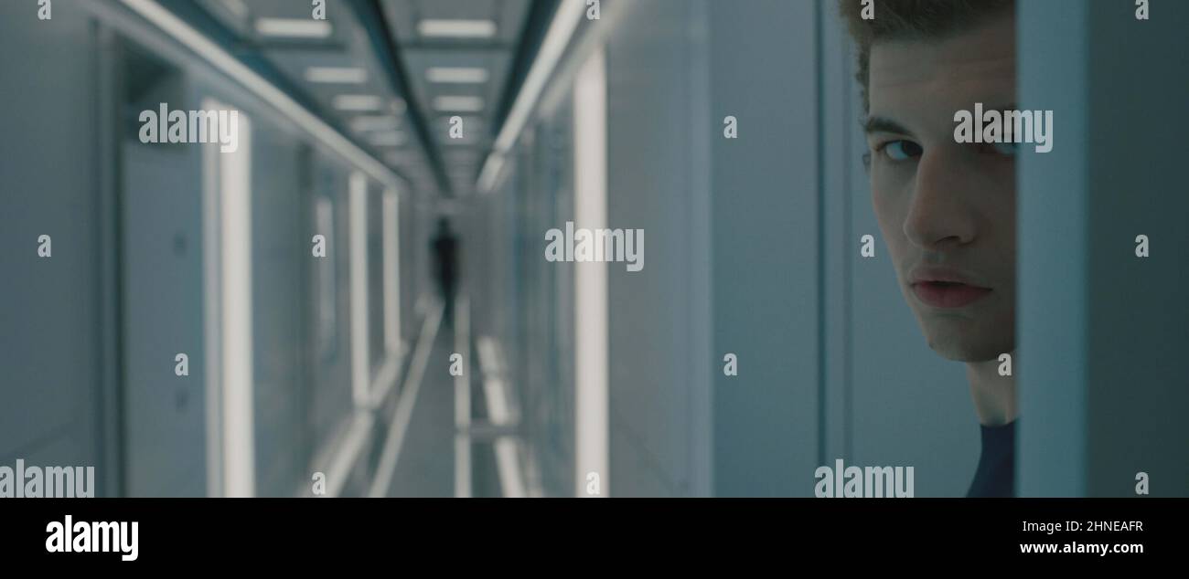 VOYAGERS (2021) TYE SHERIDAN NEIL BURGER (DIR) LIONSGATE/MOVIESTORE ...