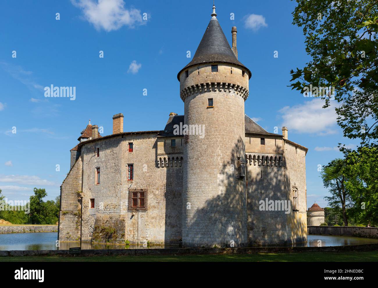 View of Chateau de la Brede Stock Photo - Alamy