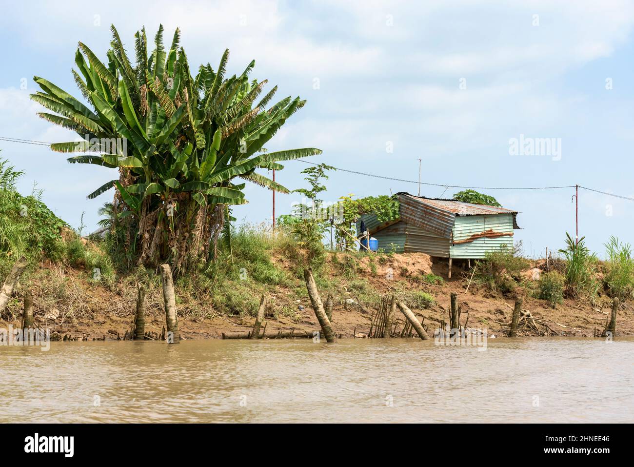 Houses corrugated iron hi-res stock photography and images - Alamy