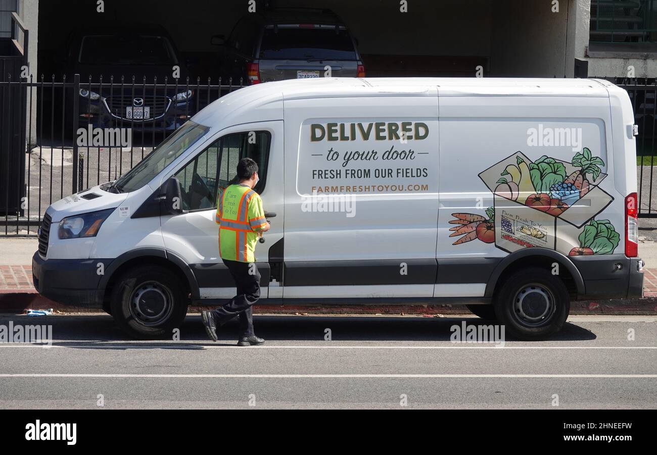 Los Angeles, CA / USA - March 29, 2020: A Farm Fresh To You organic ...