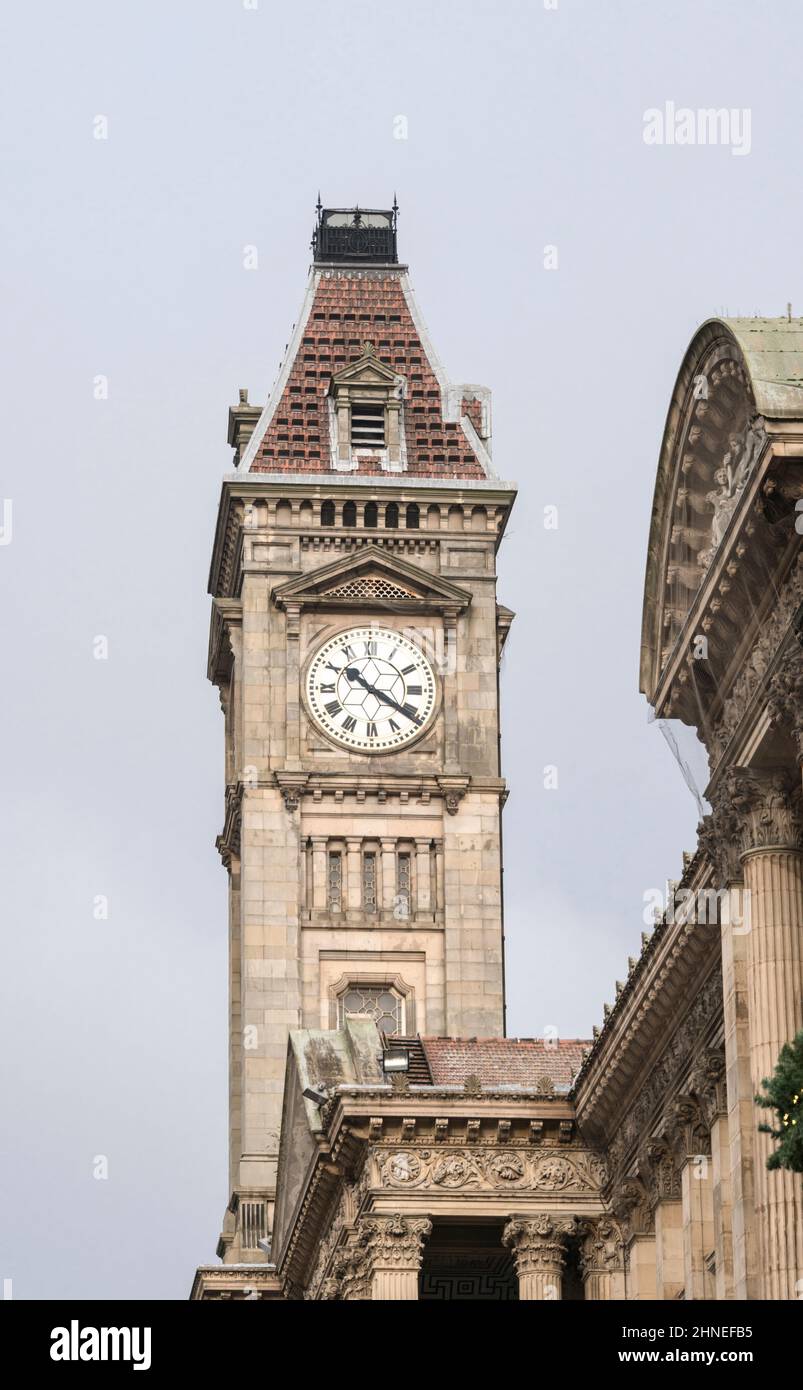Birmingham museum and art gallery clock hi-res stock photography and ...