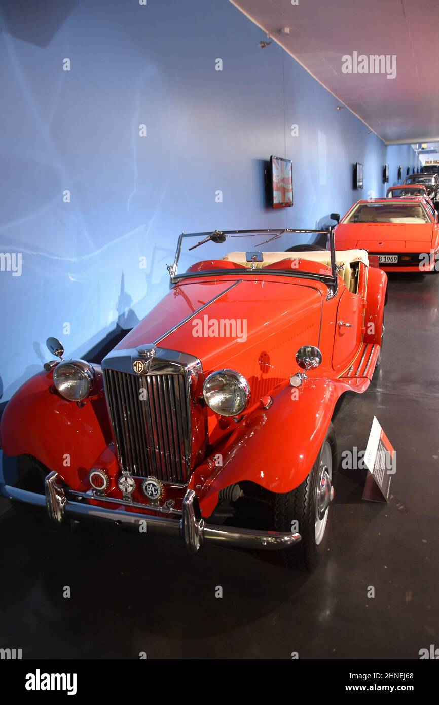 The Le May Auto Museum, known as America's Car Museum, in Tacoma ...