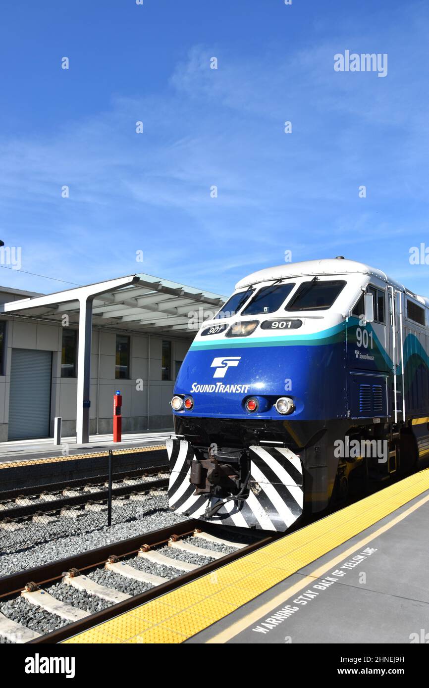 The Seattle Sounder commuter rail train connecting Tacoma and Everett ...