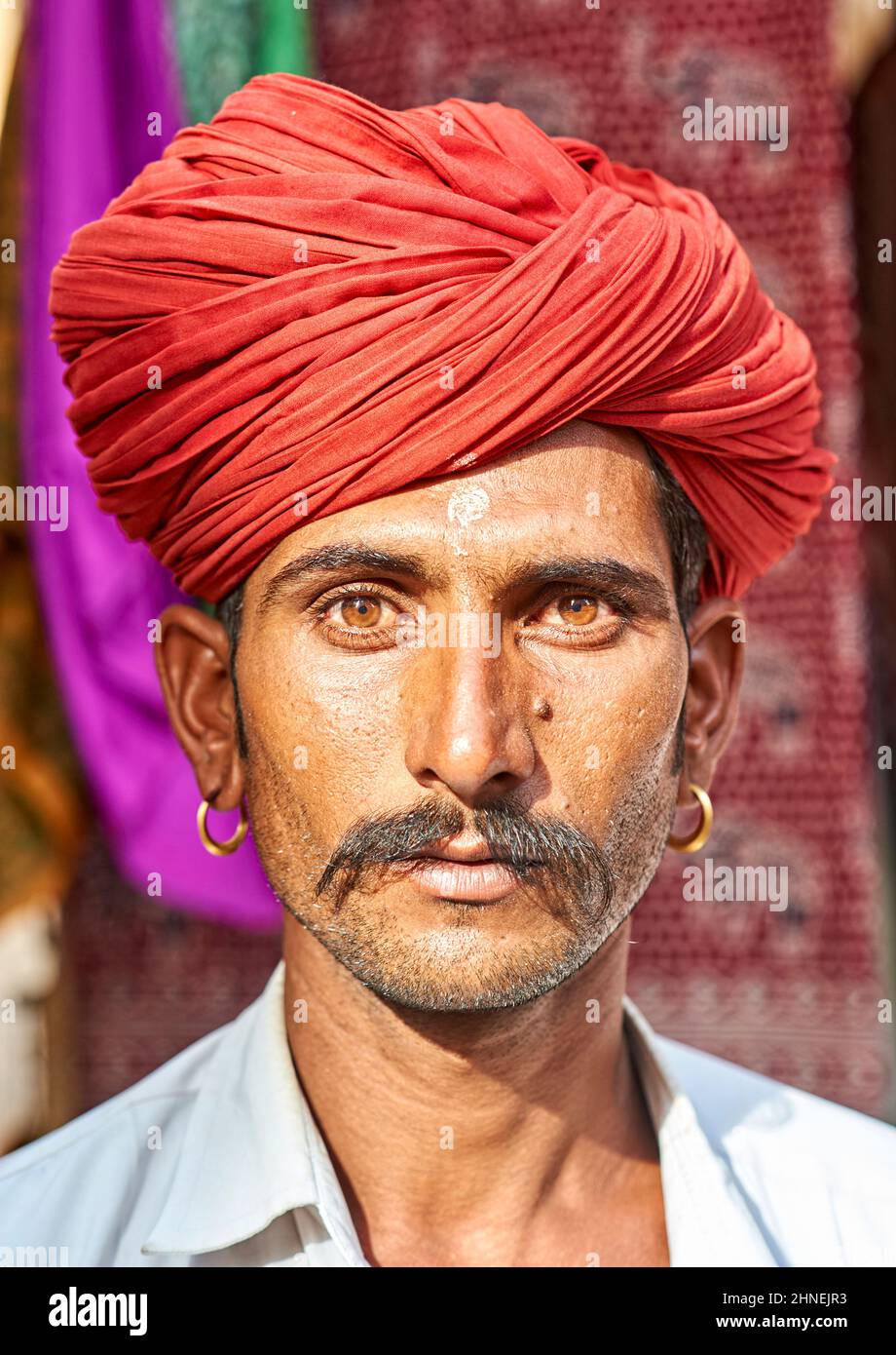 India Rajasthan jaisalmer. Portrait of a man with red turban Stock ...