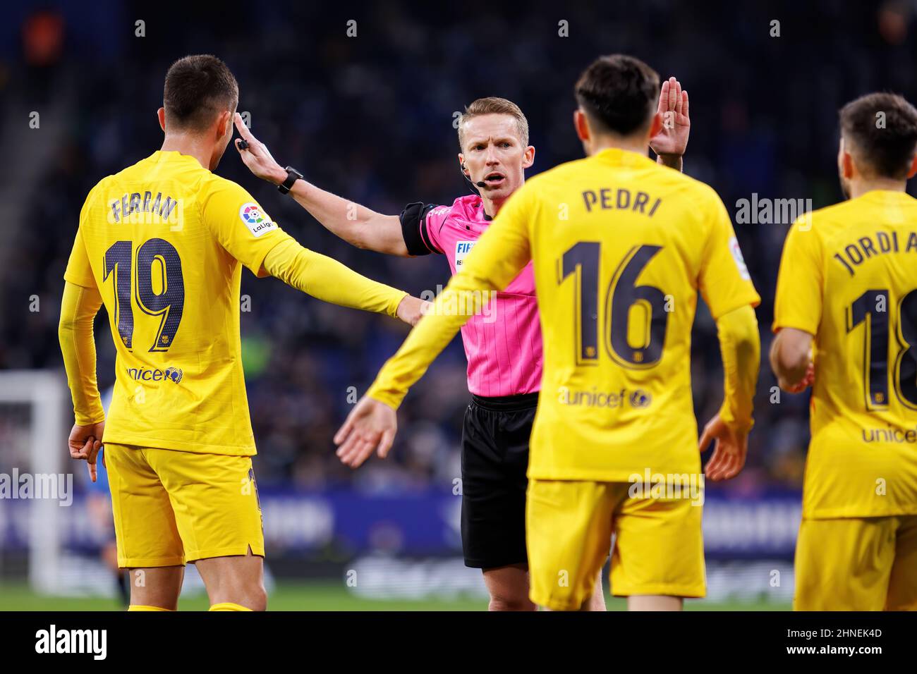BARCELONA - FEB 13: The referee Hernandez Hernandez in action during ...