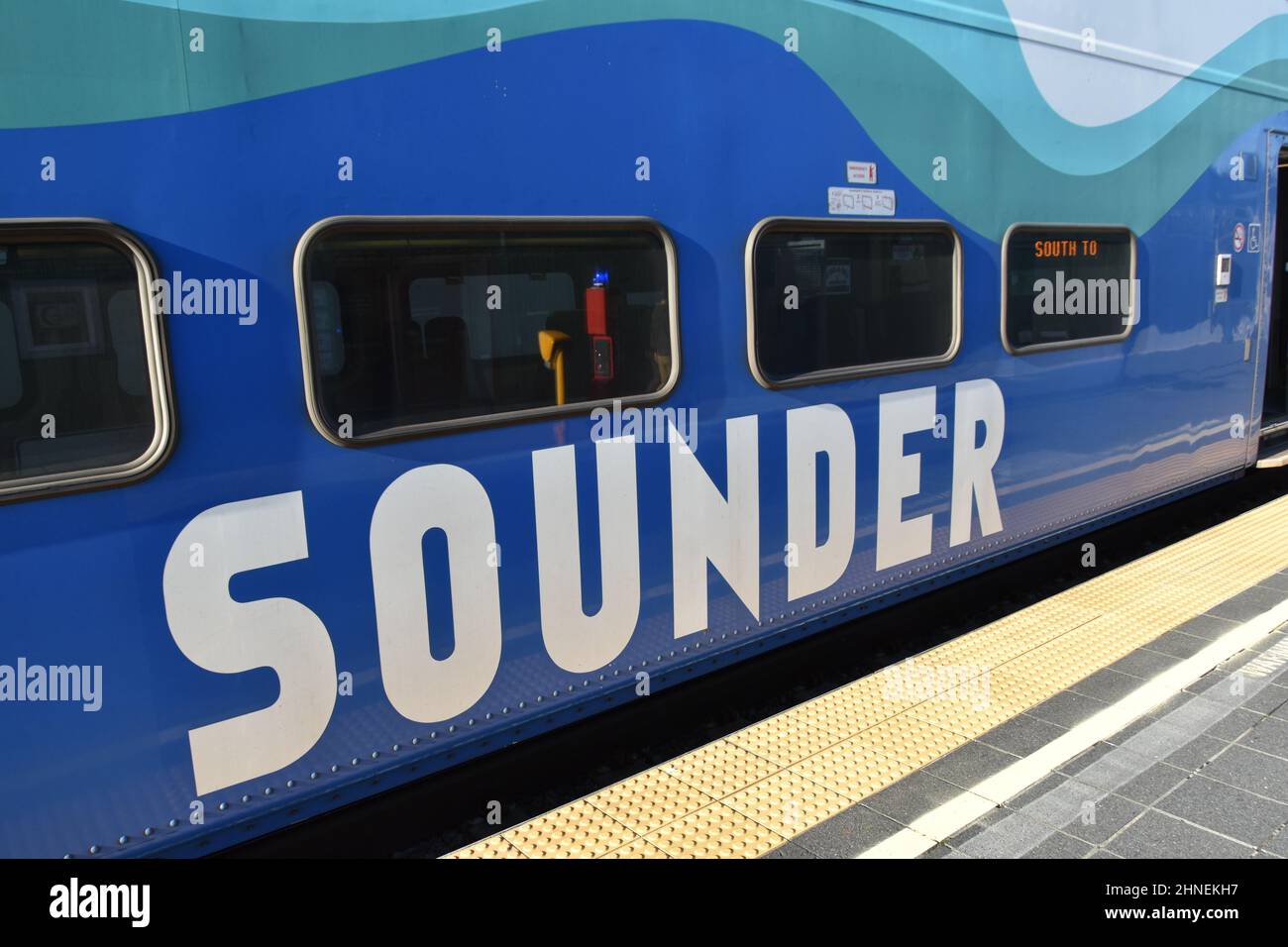 The Seattle Sounder commuter rail train connecting Tacoma and Everett ...