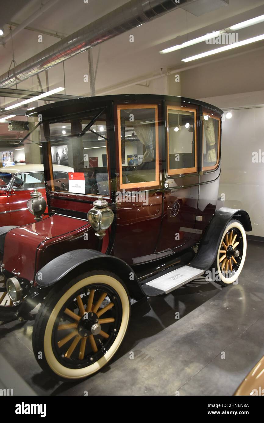 The Le May Auto Museum, known as America's Car Museum, in Tacoma ...