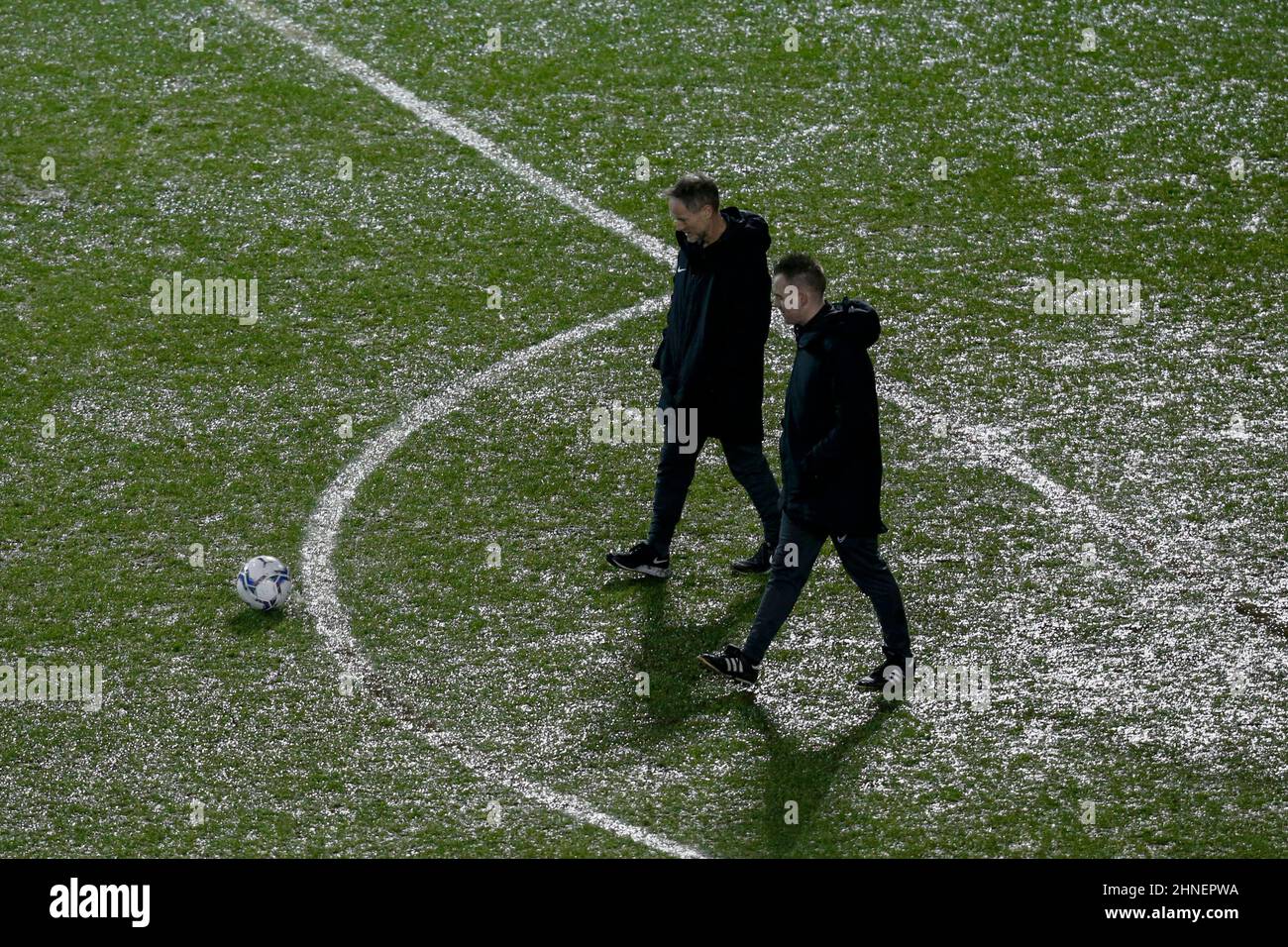 Referee Ross Joyce insects the pitch Stock Photo - Alamy Referee Ross Joyce insects the pitch Stock Photo - Alamy