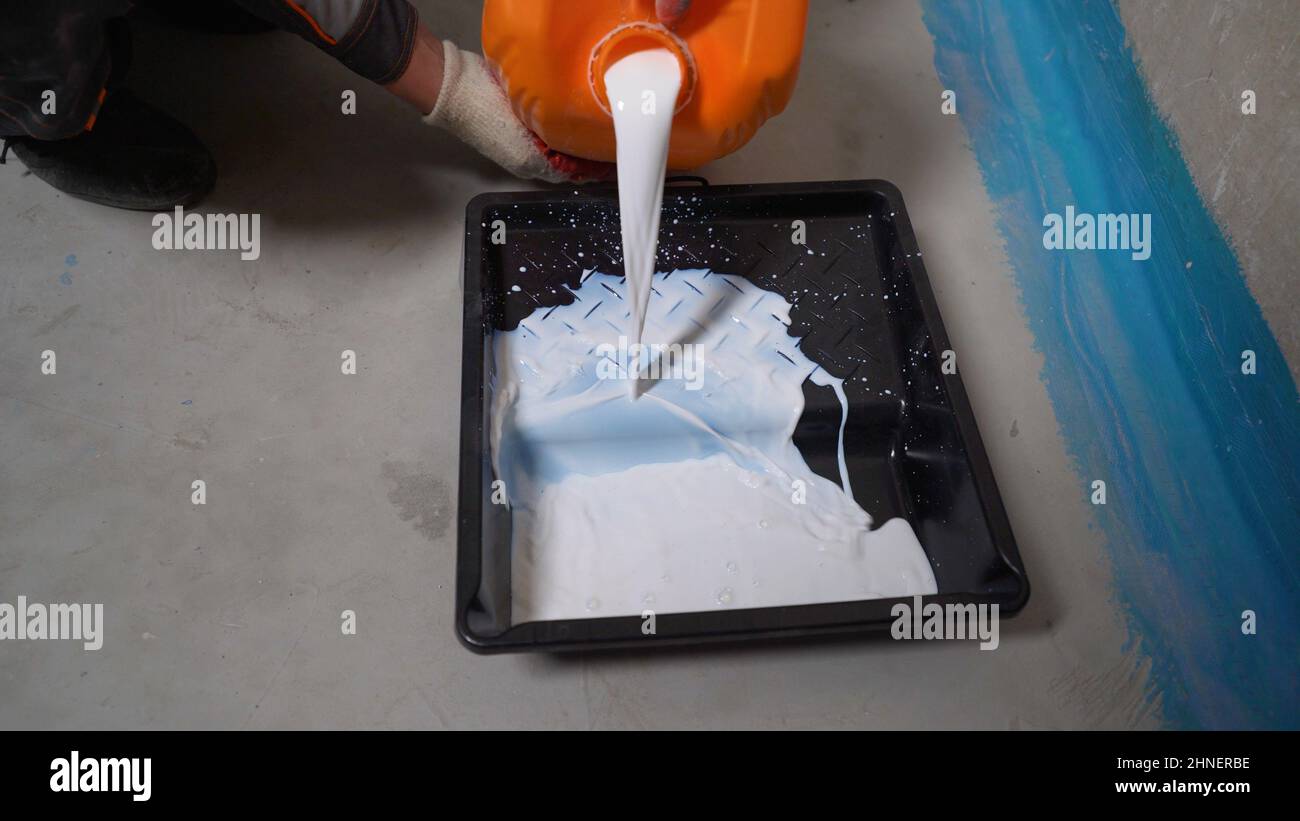 Plaster tub hi-res stock photography and images - Alamy