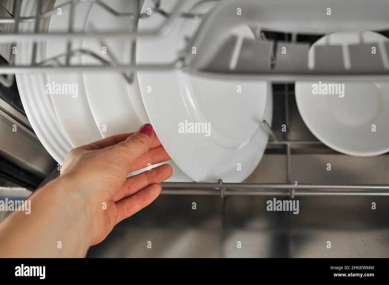 Dinnerware washing hi-res stock photography and images - Alamy