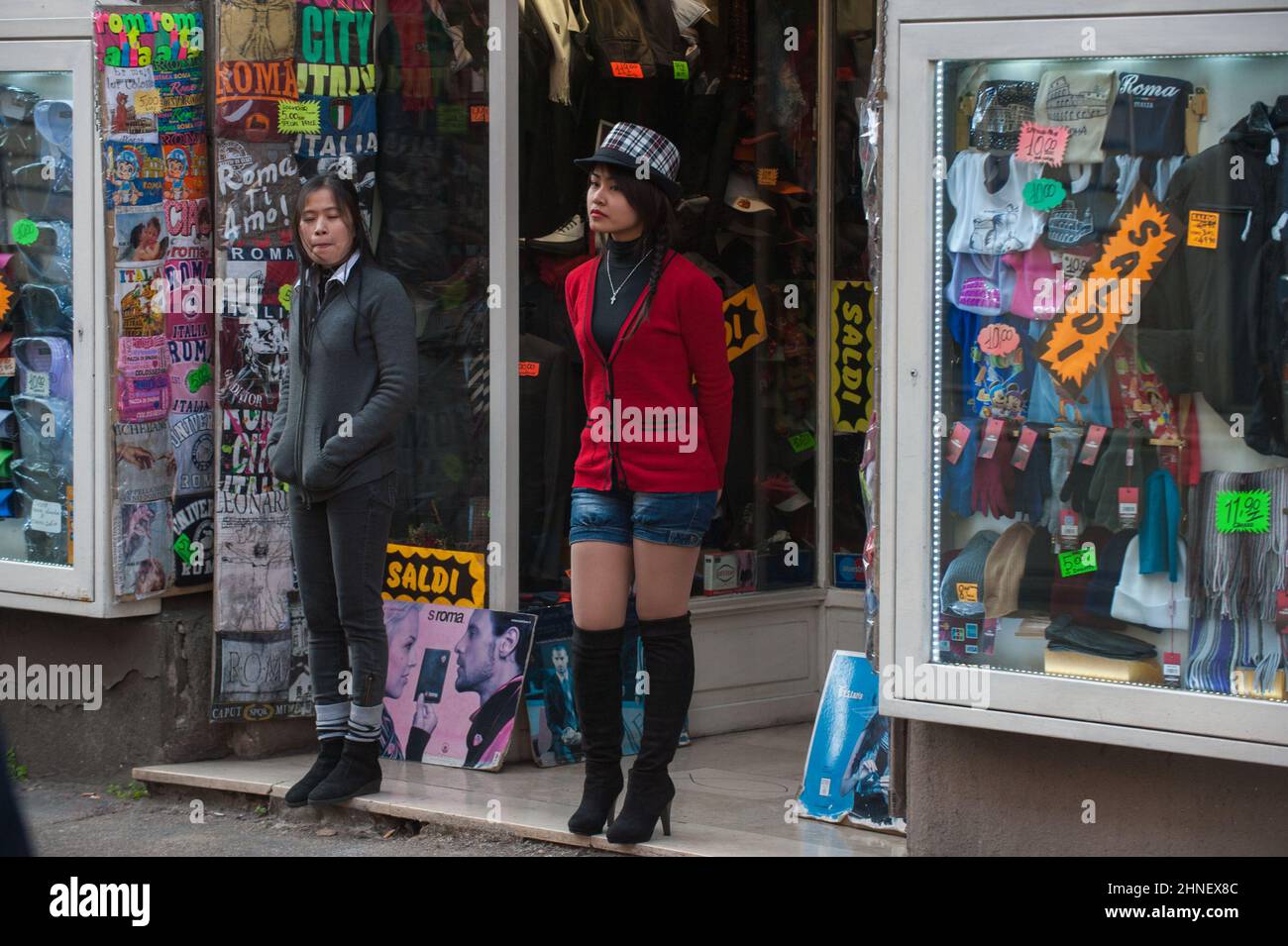 Saleswomen hi-res stock photography and images - Alamy
