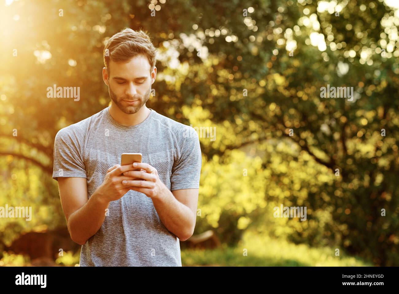 Reply typing hi-res stock photography and images - Alamy