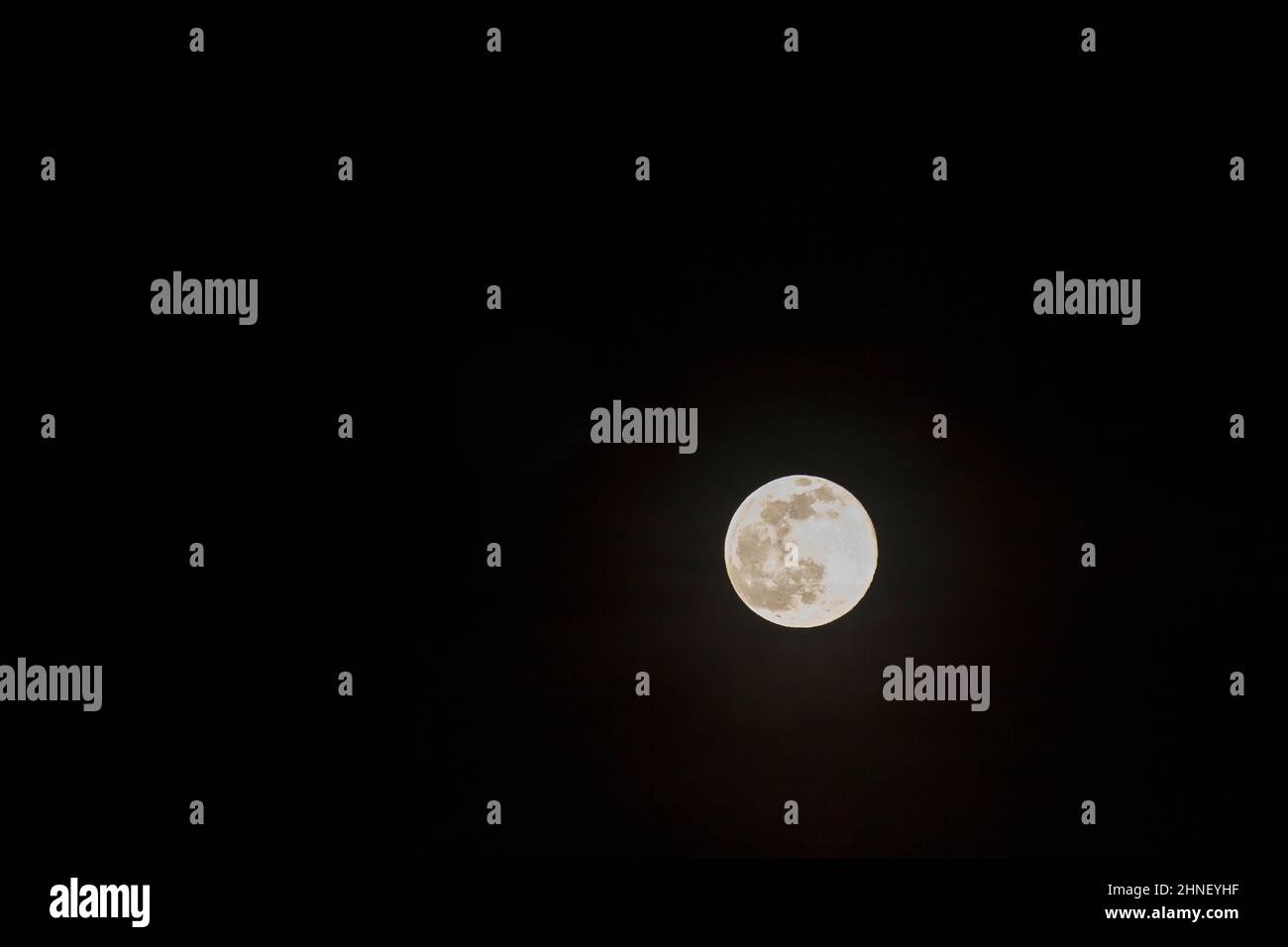 Telephoto lens shot of moon hi-res stock photography and images - Alamy