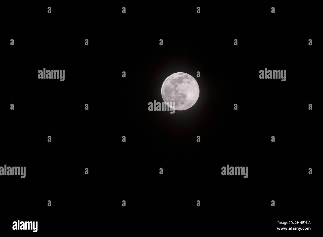 Long telephoto lens shot of the moon in a black sky Stock Photo - Alamy