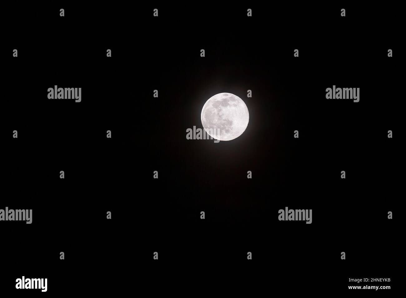 Long telephoto lens shot of the moon in a black sky Stock Photo - Alamy