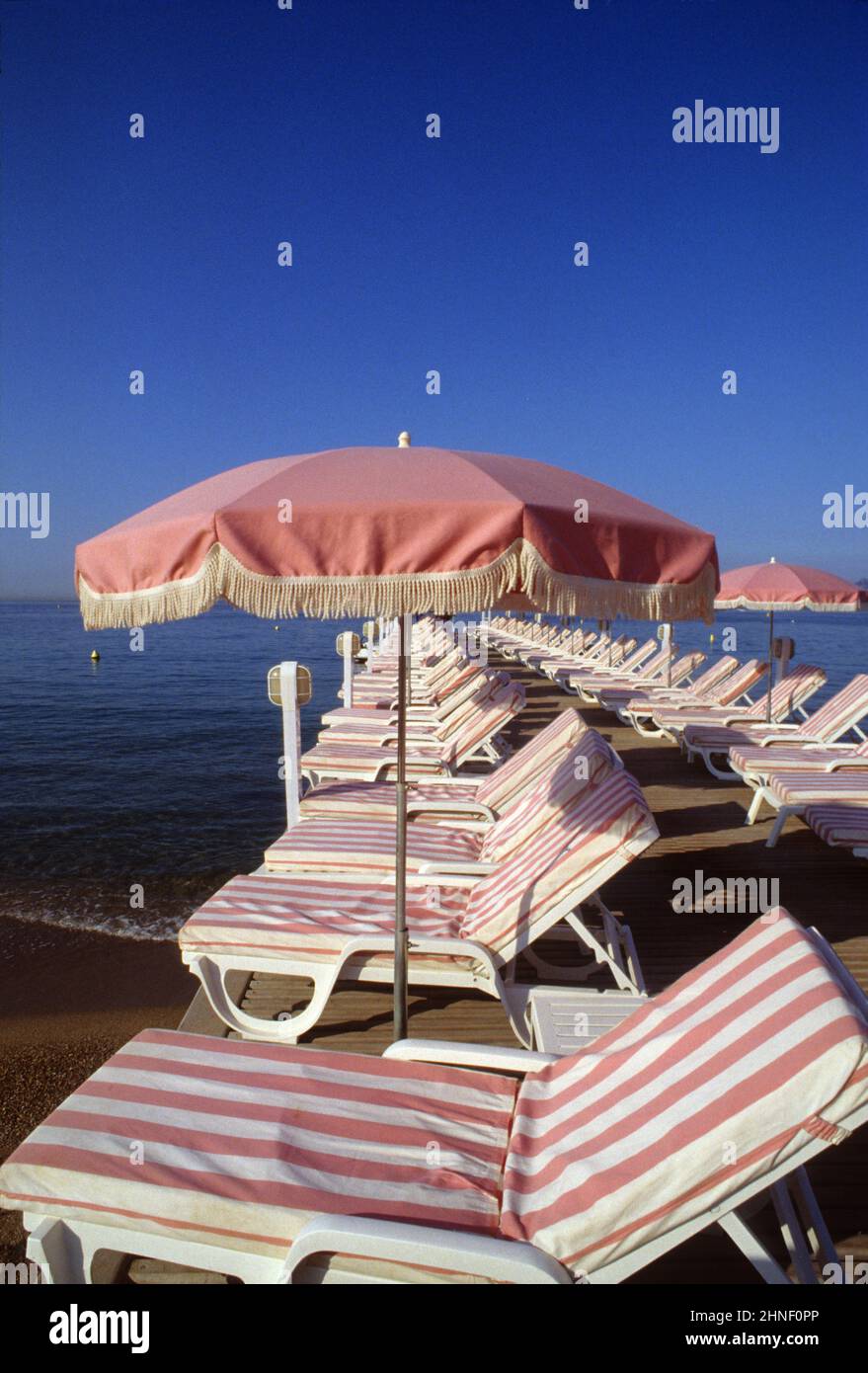 Ponton plage hi-res stock photography and images - Alamy