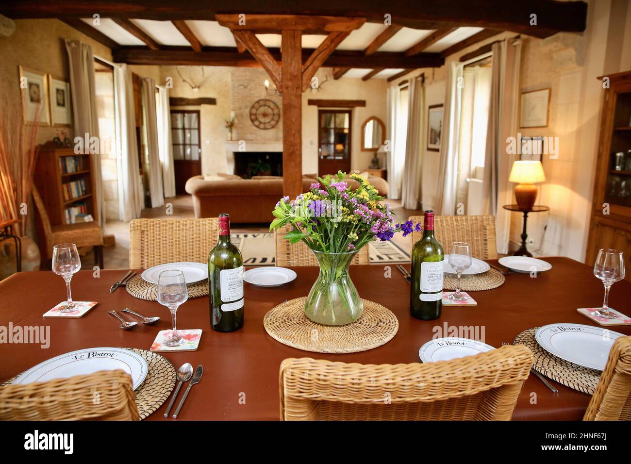 Table setting laid for a dinner party Stock Photo - Alamy