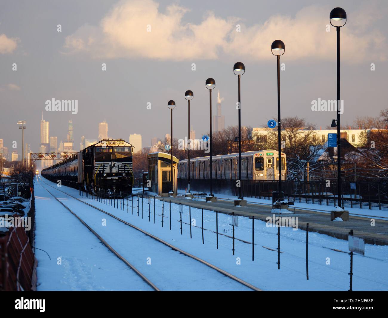 Norfolk Southern freight train parked on Union Pacific West line, Oak ...