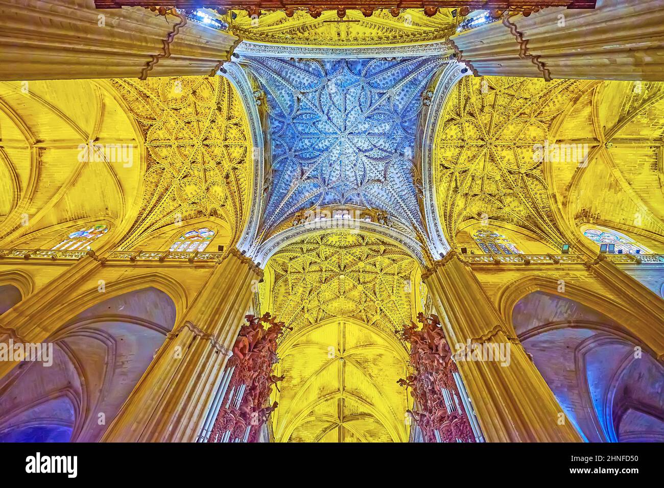 Gothic rib vaulted ceiling hi-res stock photography and images - Alamy