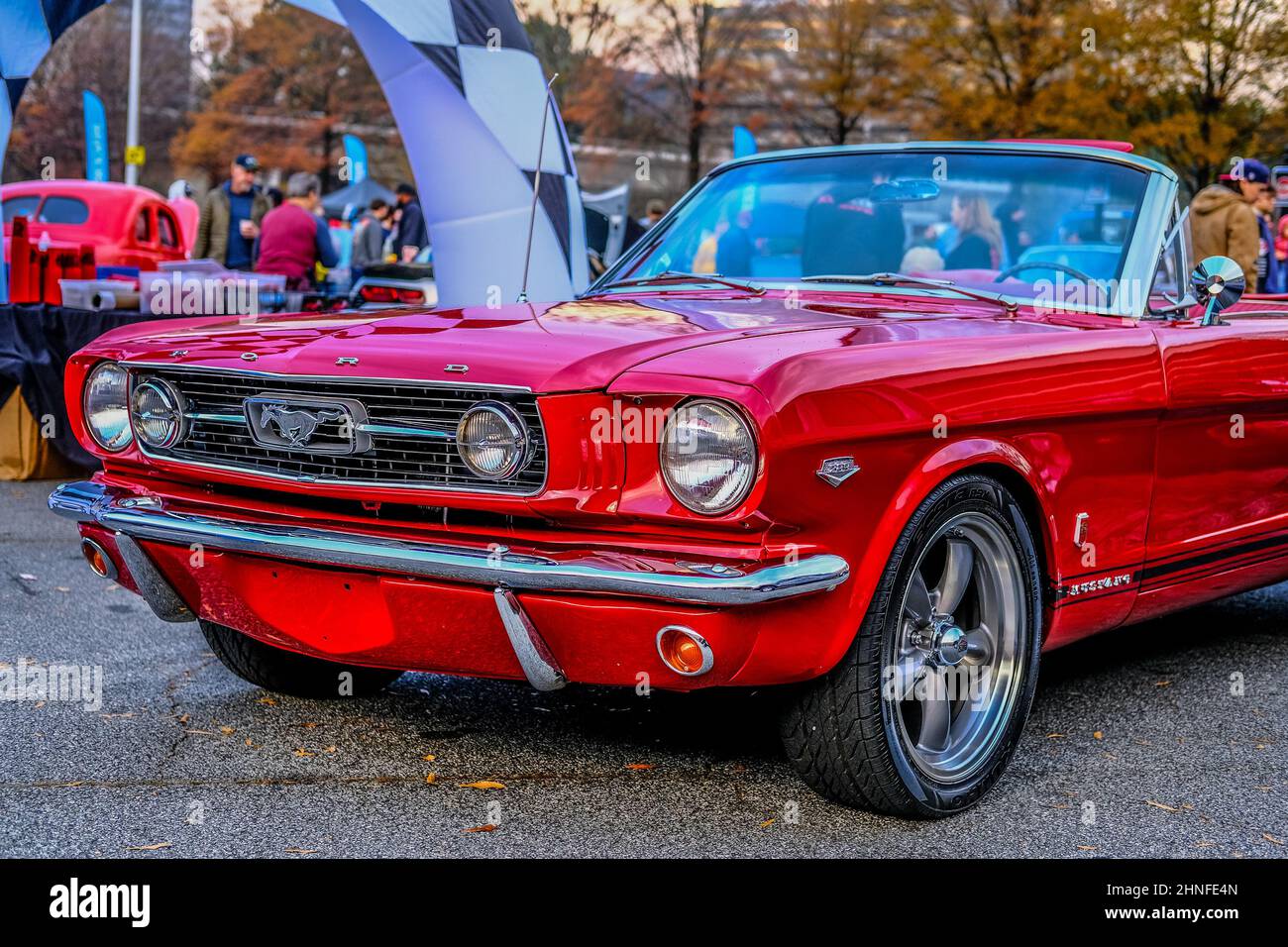 Red mustang hi-res stock photography and images - Alamy