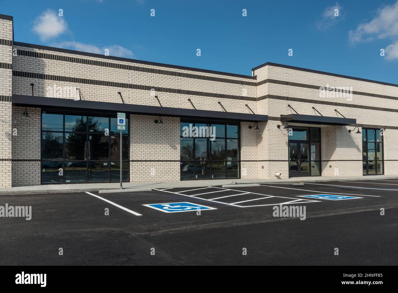 Retail center hi-res stock photography and images - Alamy