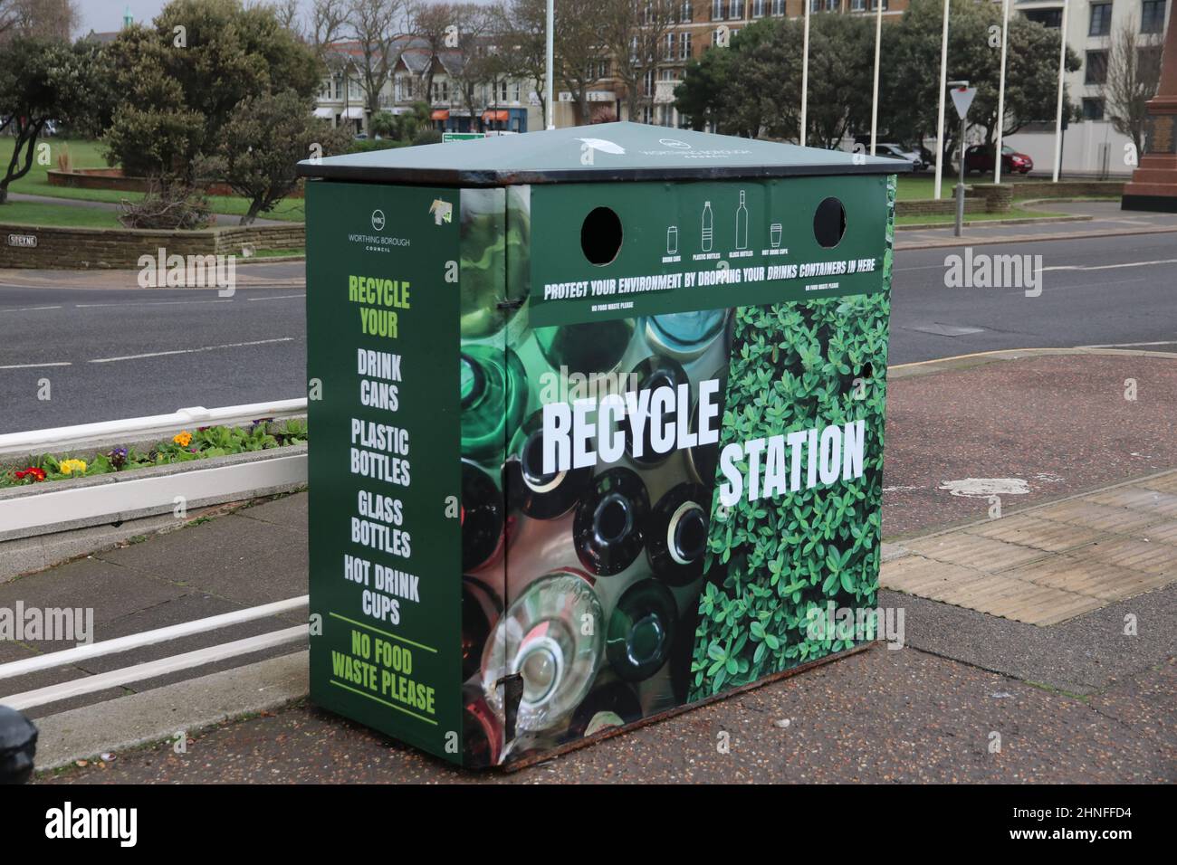 Recycle station hi-res stock photography and images - Alamy