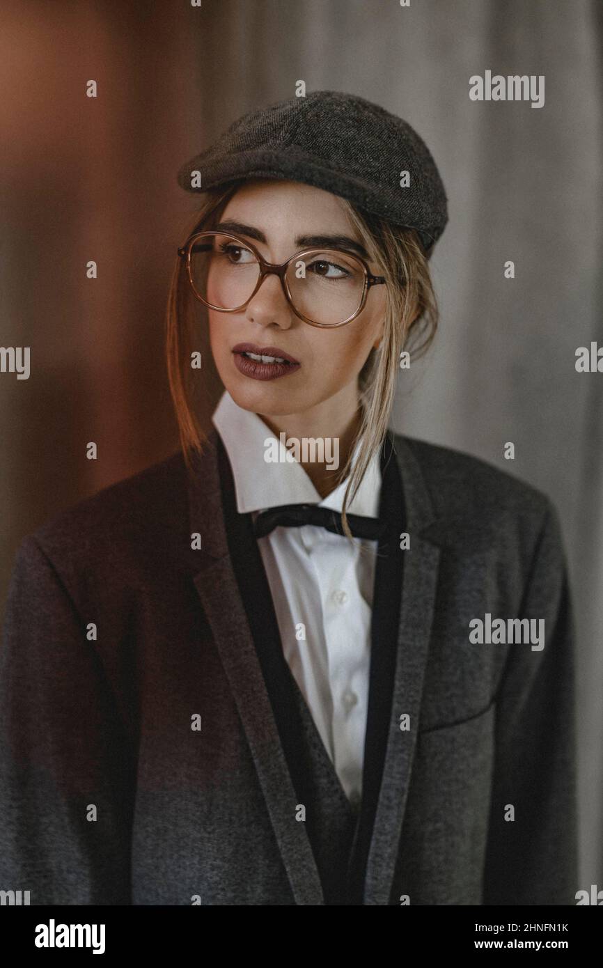Young woman in dandy style Stock Photo - Alamy