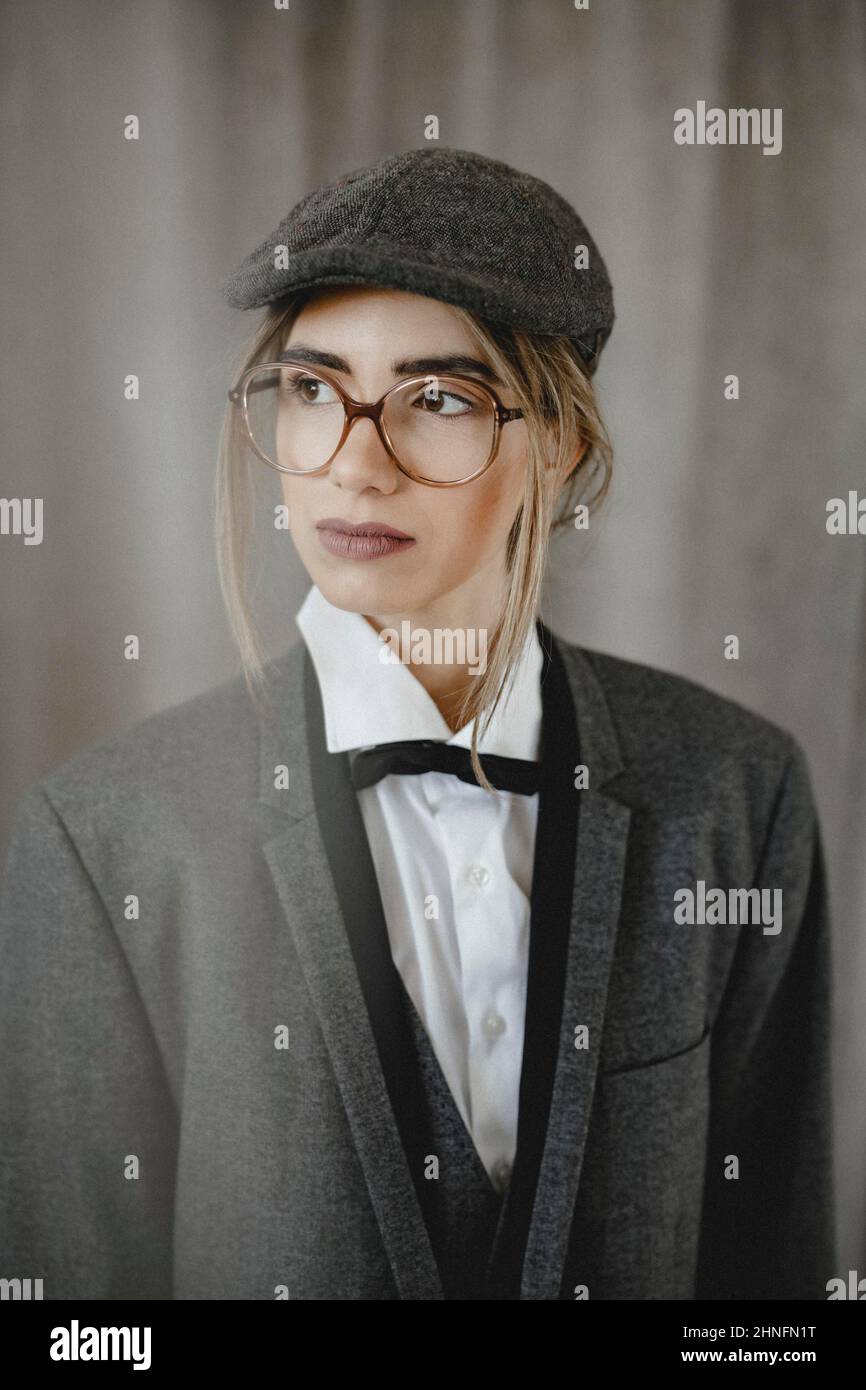 Young woman in dandy style Stock Photo - Alamy