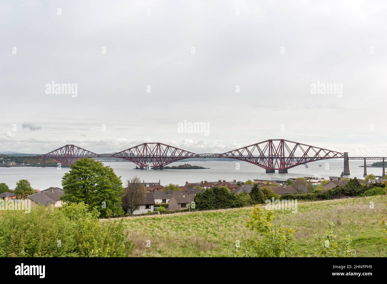 Steel bridge, Forth Bridge railway bridge, Edinburgh, North Queensferry ...